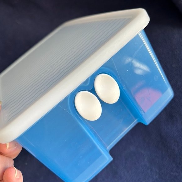 Tupperware | Kitchen | Vtg Tupperware Fridgesmart Medium Container ...